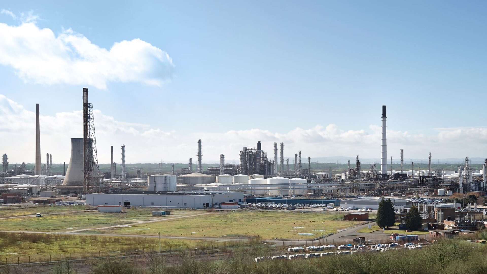 Essar Oil UK rebrands on route to become first low carbon process UK ...
